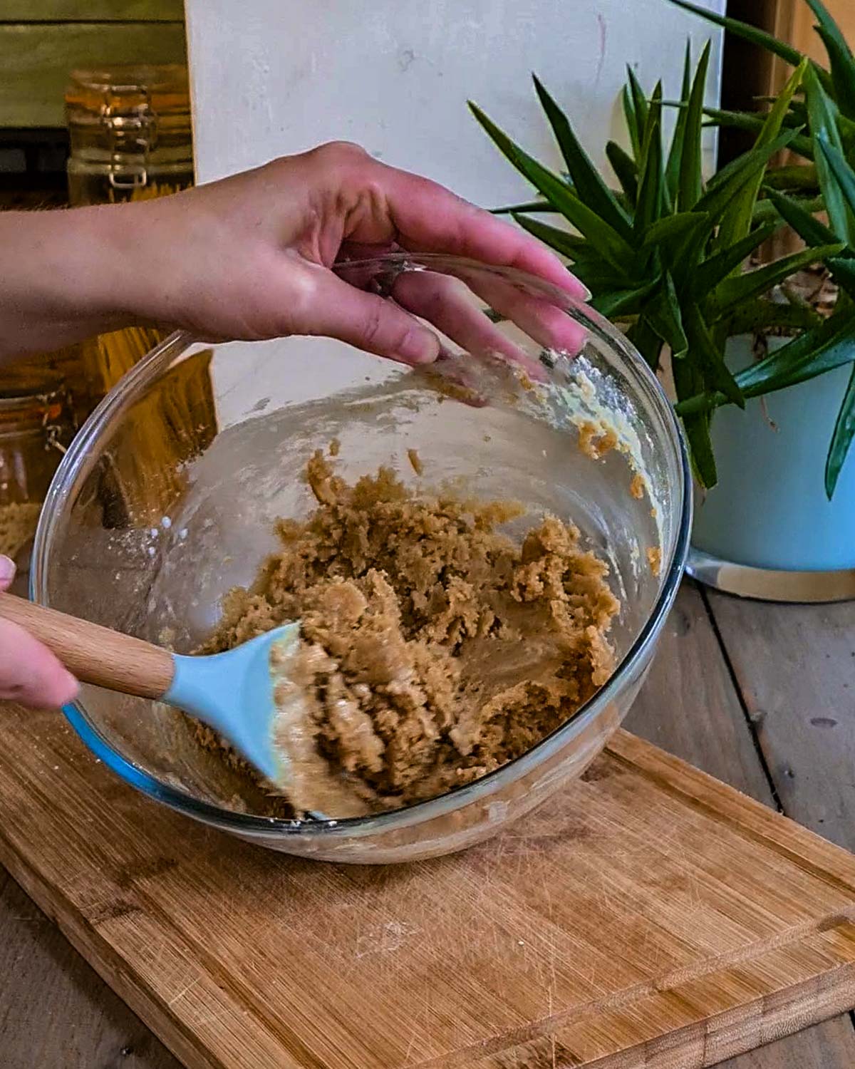 Easy Tahini Choc Chip Cookies – The Vegan Larder